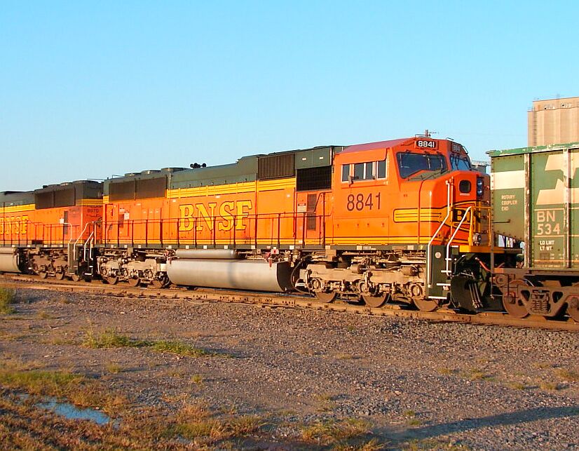 BNSF 8841